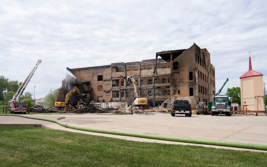 Warehouse hoped to be hotel suffers fire in Milwaukee